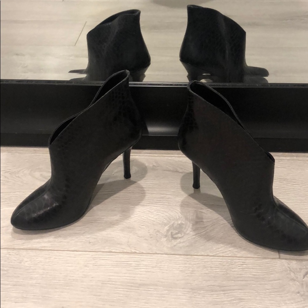 Vince Camuto Croc Effect Bootie - Gem